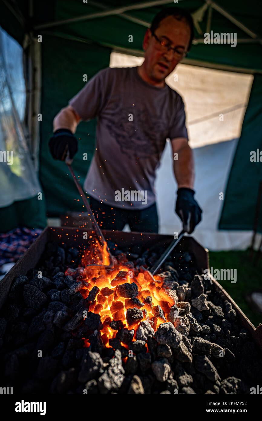 Steel trusts hi-res stock photography and images - Alamy