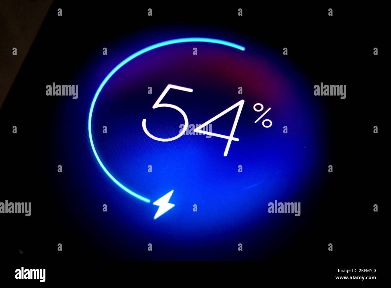 smartphone battery indicator screen with waterdrops Stock Photo - Alamy