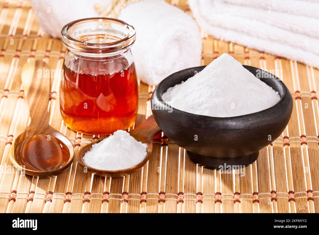 Baking Soda And Honey Bee Mixture That Provides Many Health Benefits ...