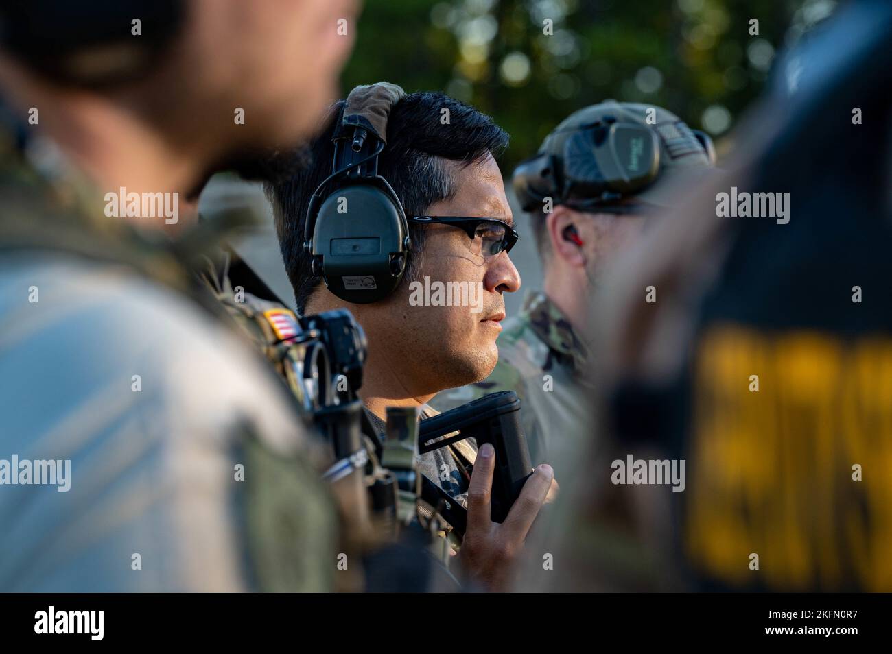 U.S. Police Officers assigned to the Special Weapons and Tactics (SWAT ...