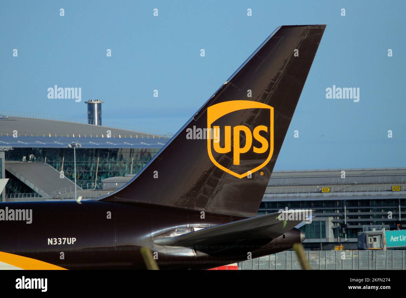 Ups airplane hi-res stock photography and images - Alamy