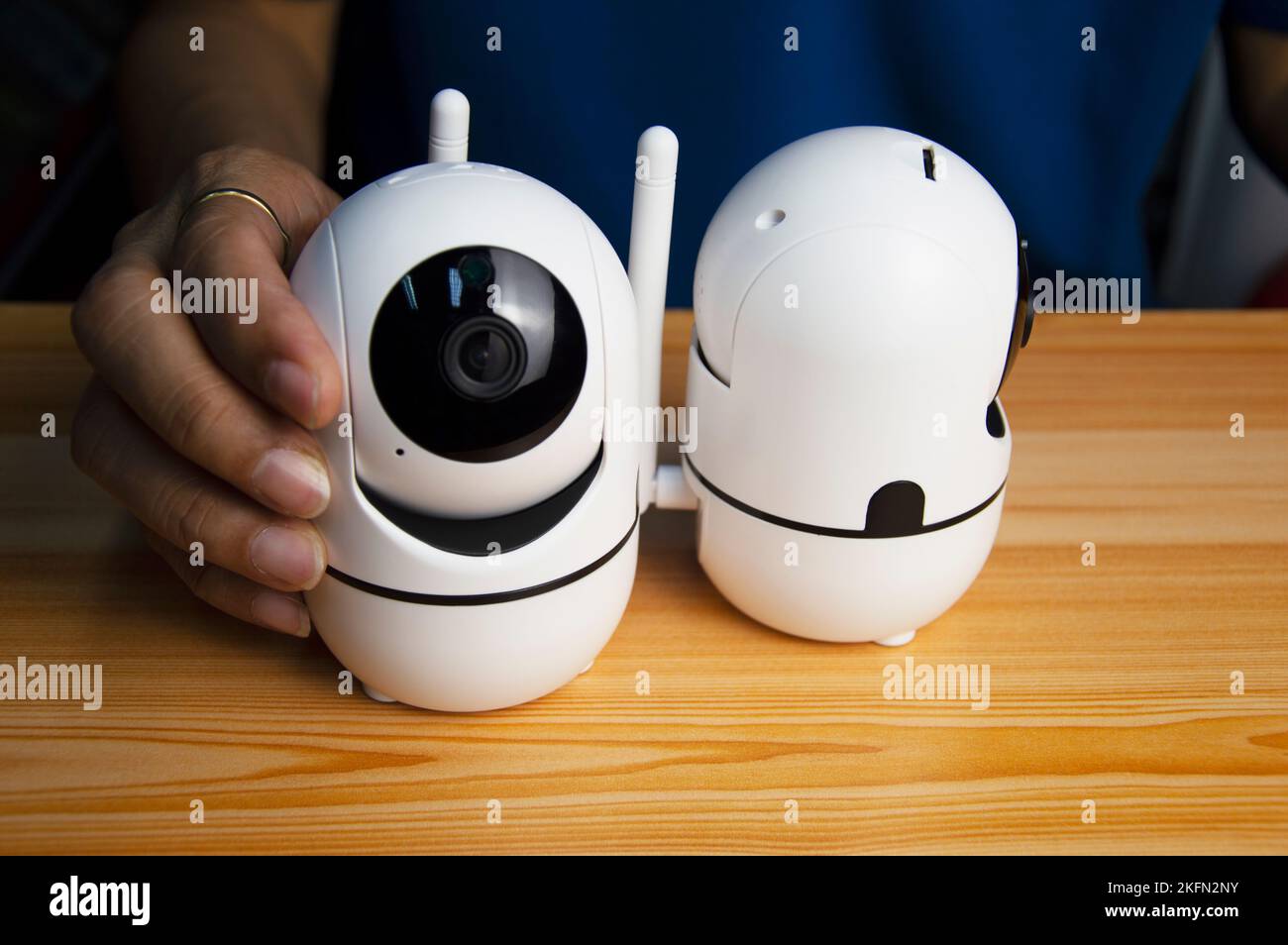 Security cameras operating hi-res stock photography and images - Alamy