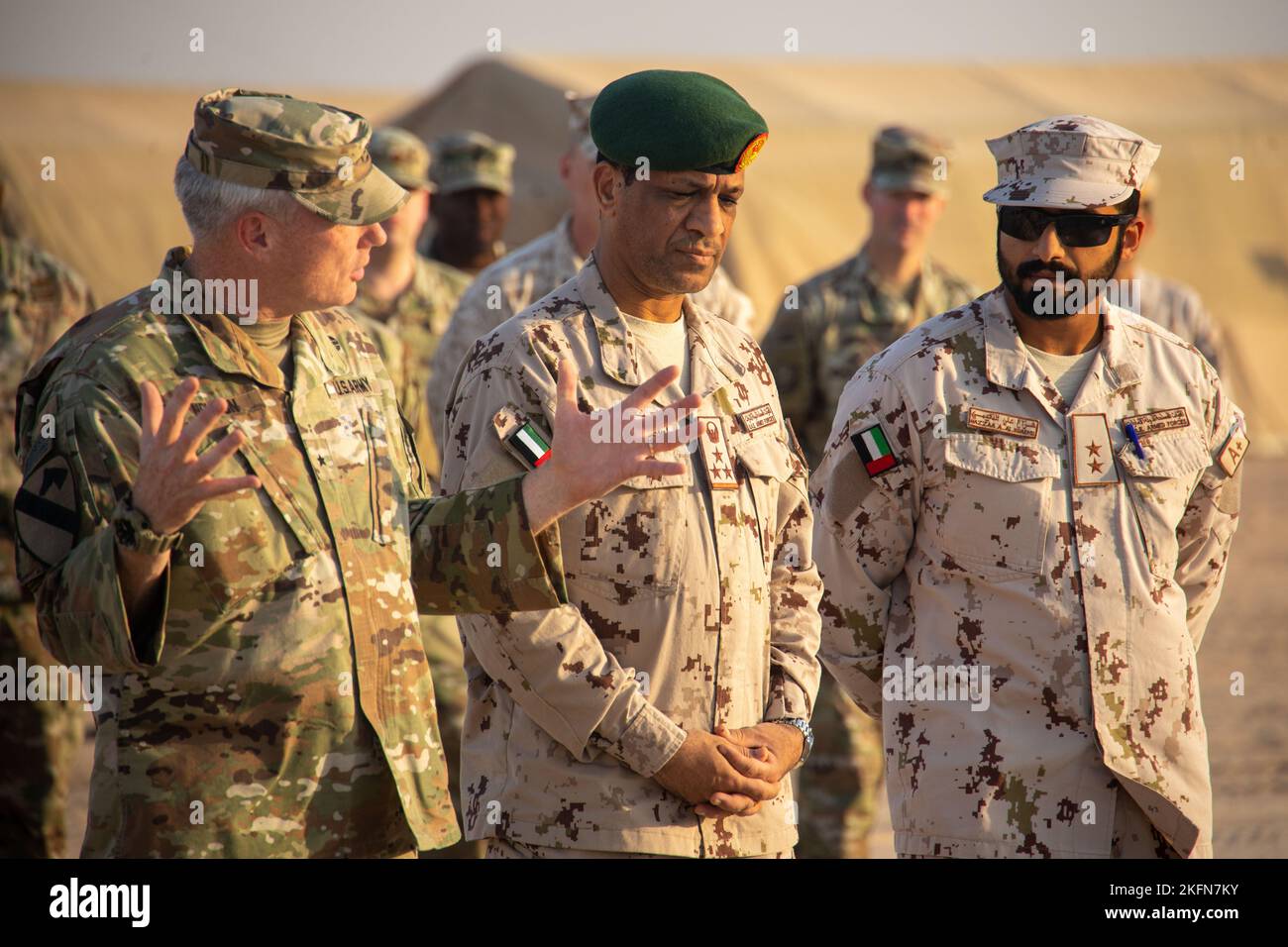 Distinguished visitors with the U.S. Army and United Arab Emirates ...