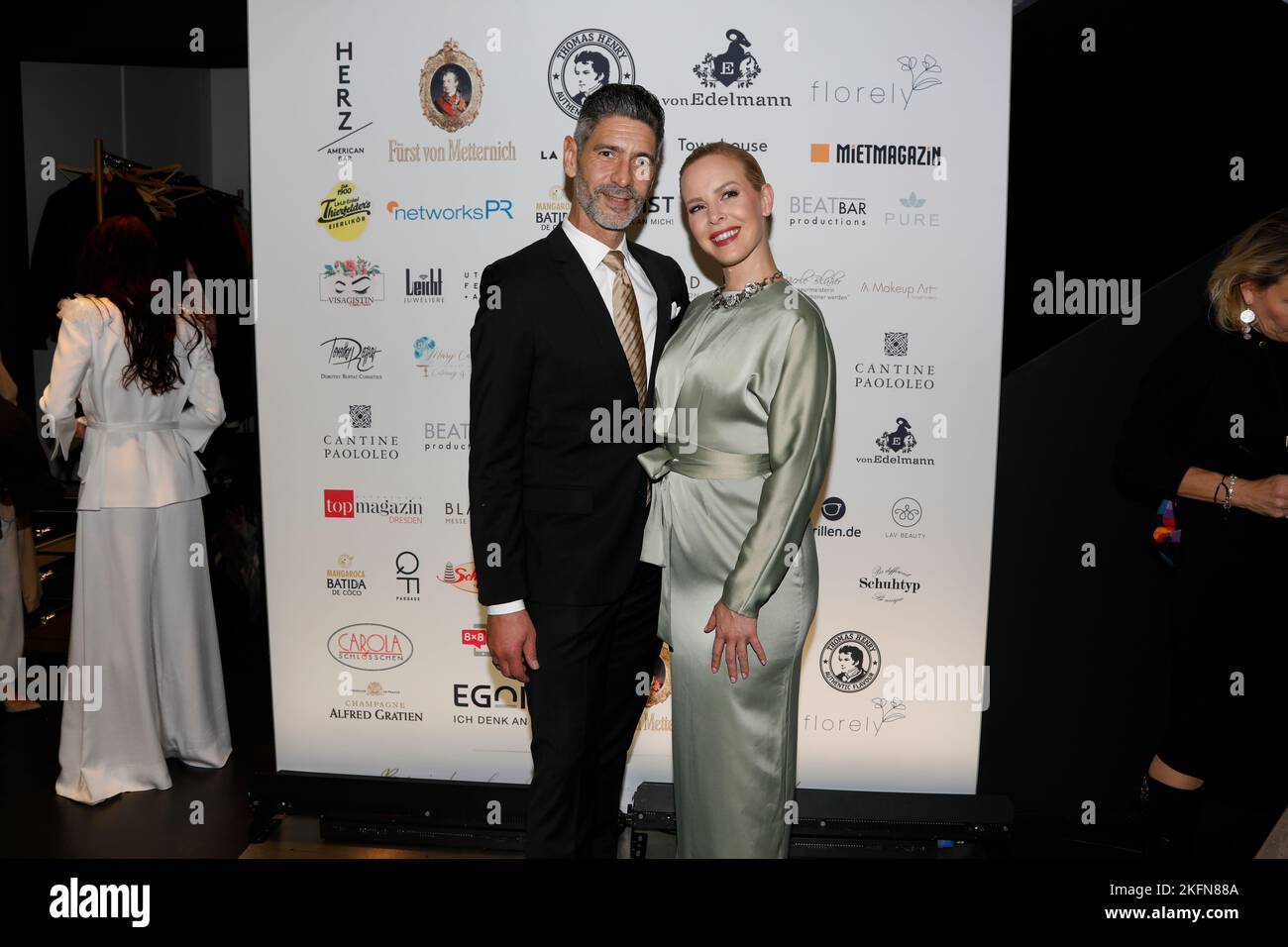 Isabel Edvardsson mit Ehemann Marcus Weiß bei der Haute Couture ...