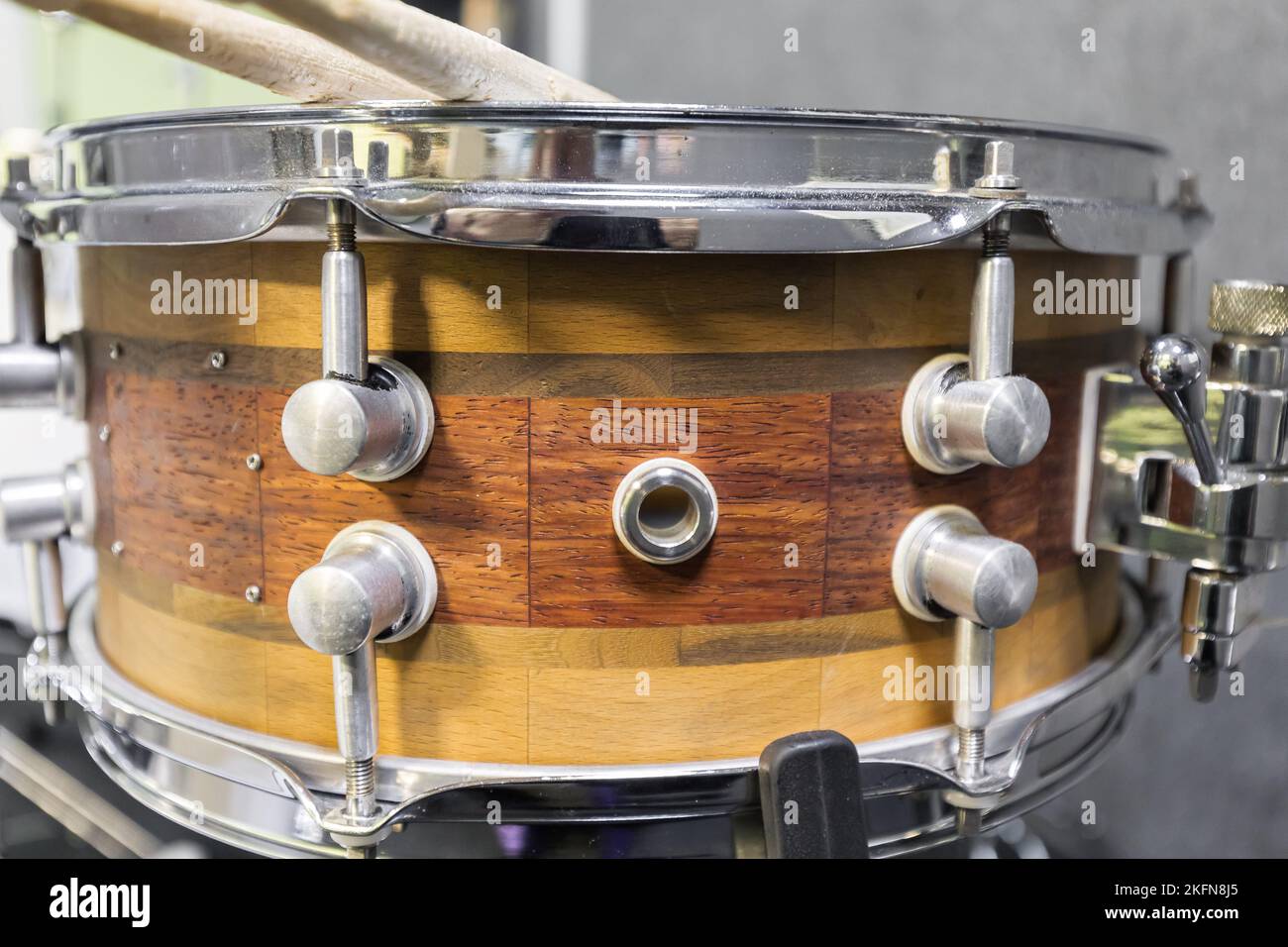 Photograph of a drum kit and its details Stock Photo - Alamy