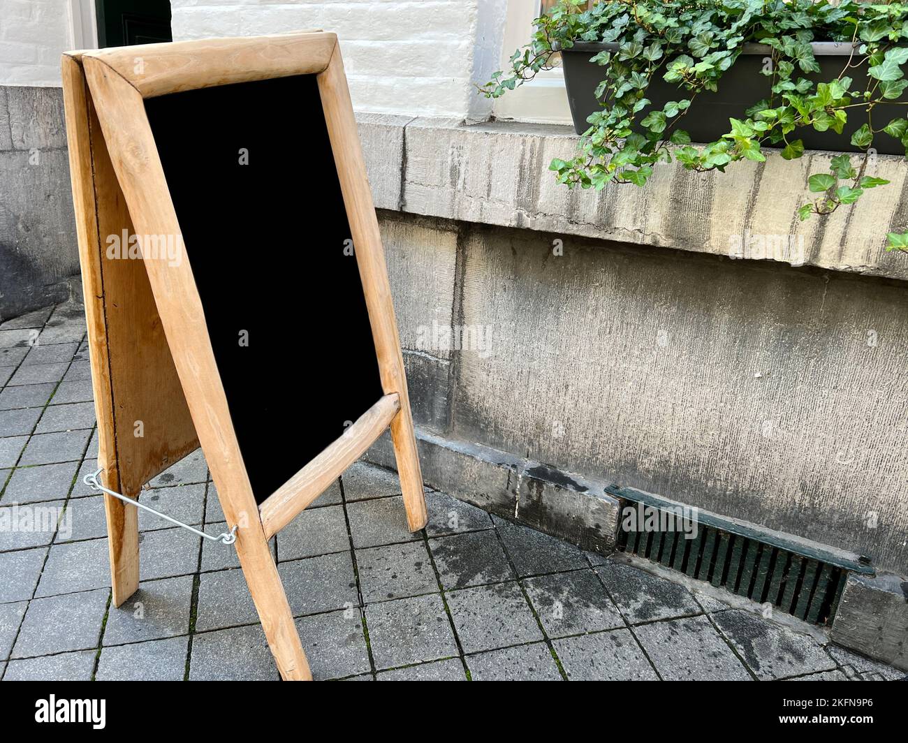 Empty sign board hi-res stock photography and images - Alamy