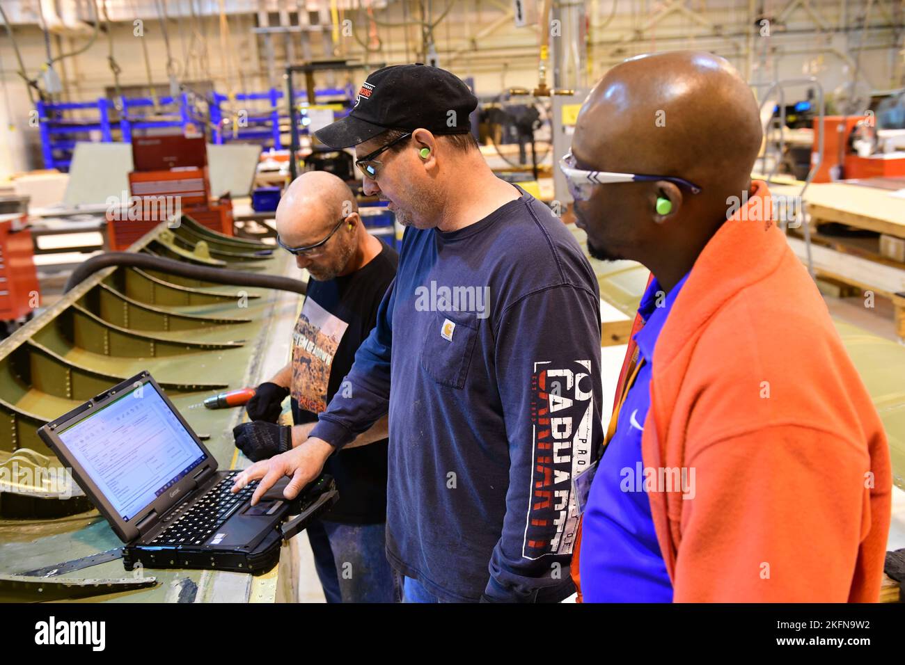 402nd aircraft maintenance group hi-res stock photography and images ...