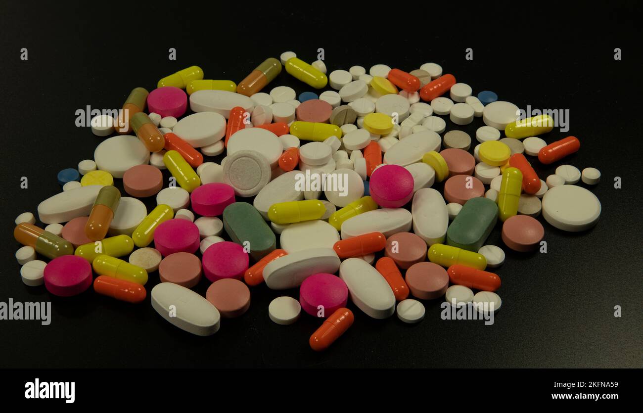 Pills lot hi-res stock photography and images - Alamy