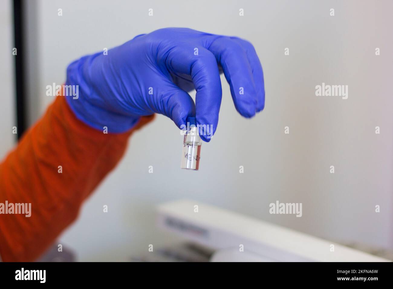 Microbiology vial hi-res stock photography and images - Alamy