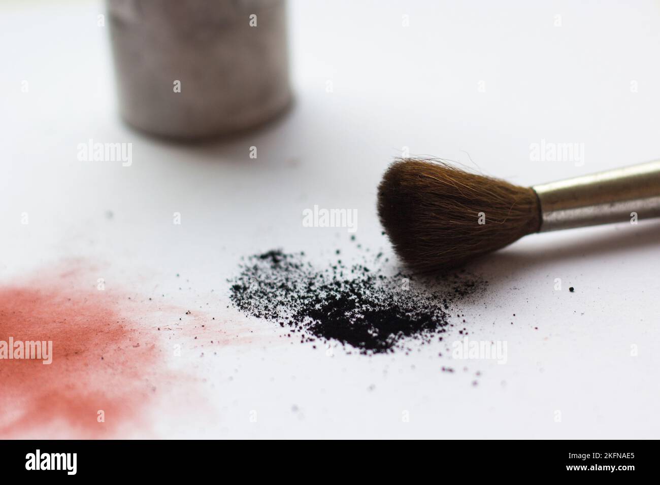Brush, powder for detecting traces of a crime Stock Photo - Alamy