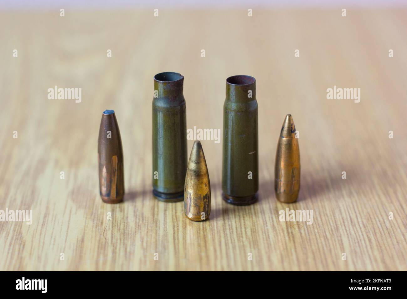Sleeves and cartridge from a machine gun close-up Stock Photo - Alamy