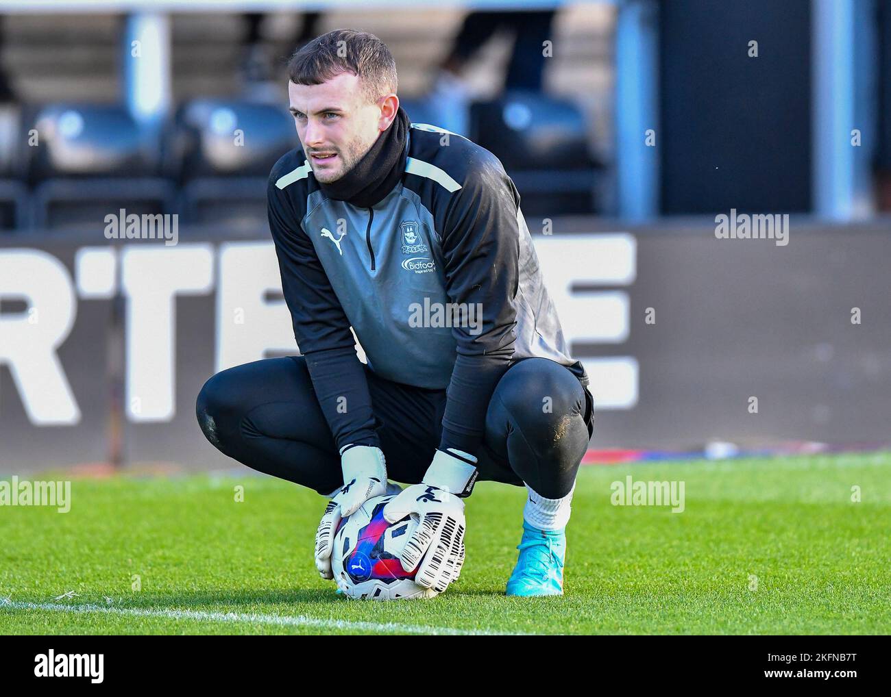Goalkeeper callum burton hi-res stock photography and images - Alamy
