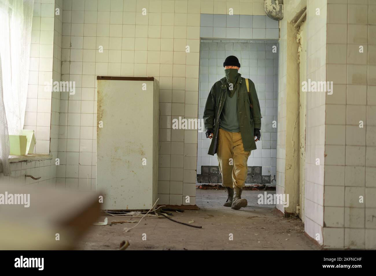 Post apocalypse. man traveling on foot in a post-apocalyptic world ...