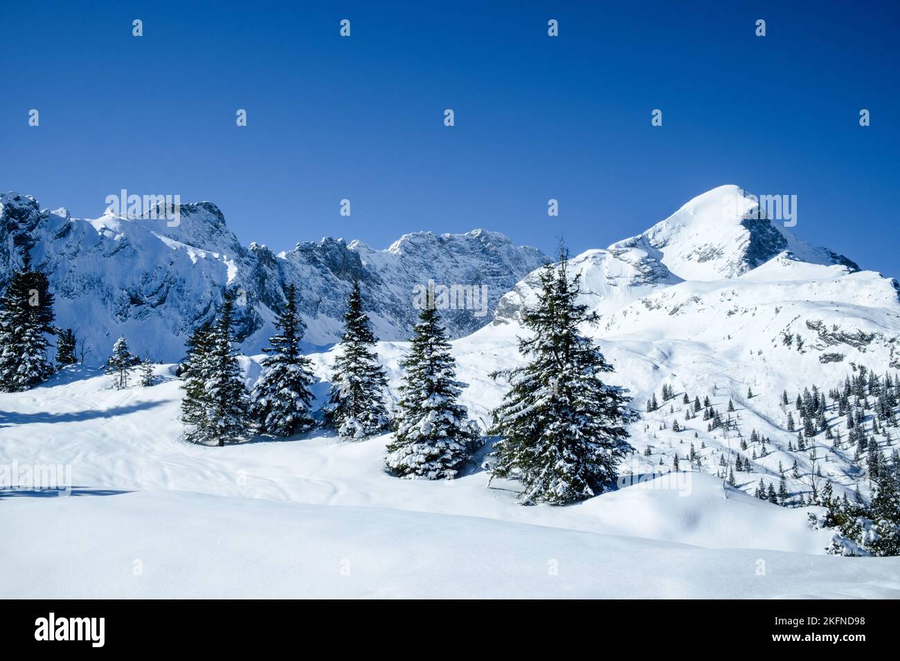 Skitour zur Alpspitze Stock Photo - Alamy