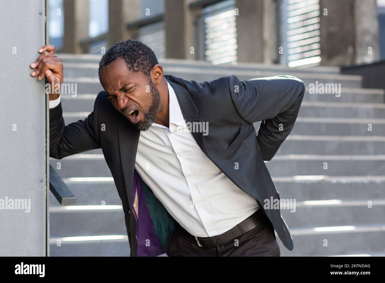 Man abdominal pain muscles hi-res stock photography and images - Alamy