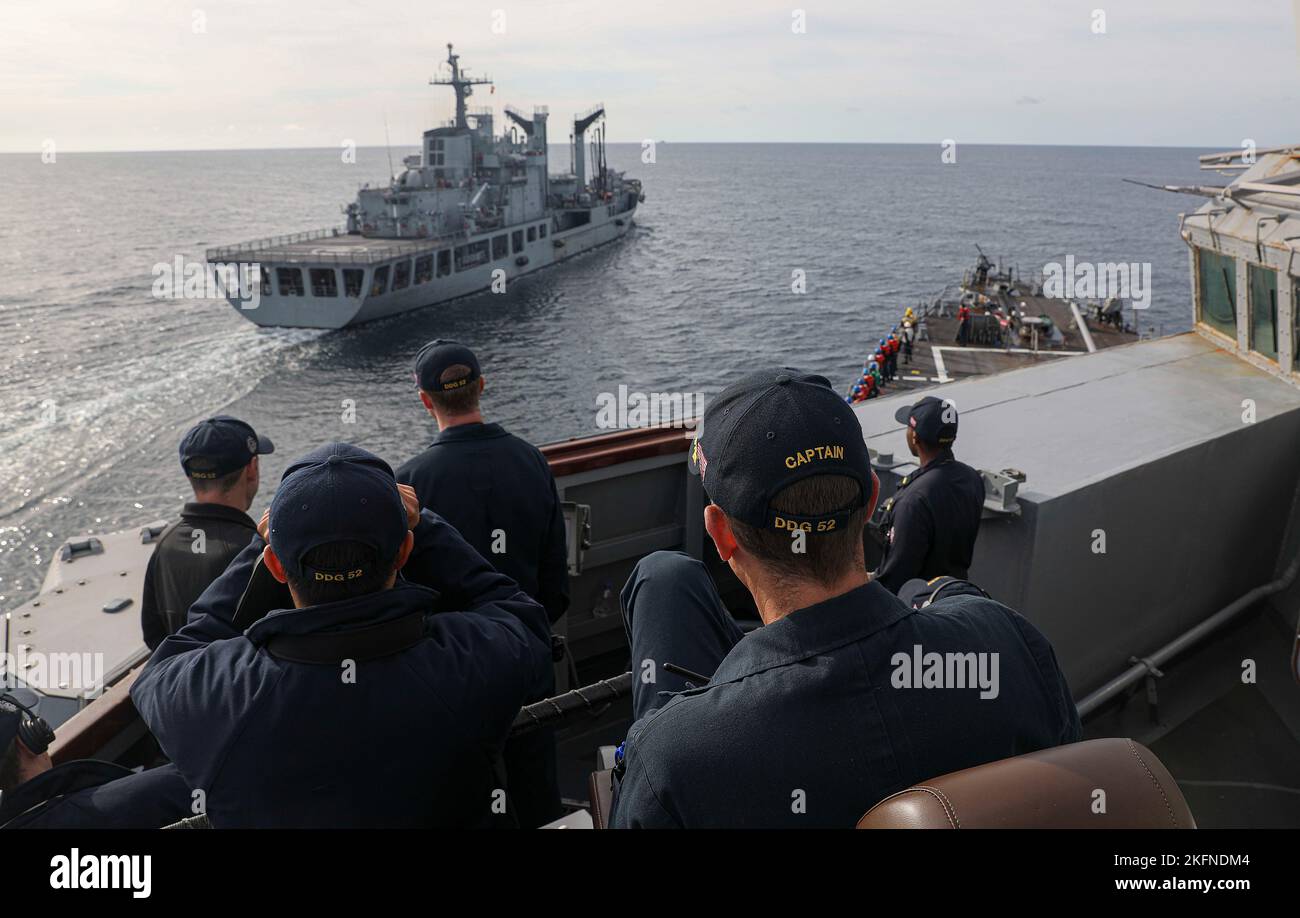 WATERS EAST OF THE KOREAN PENINSULA (Sept. 28, 2022) – Sailors assigned ...