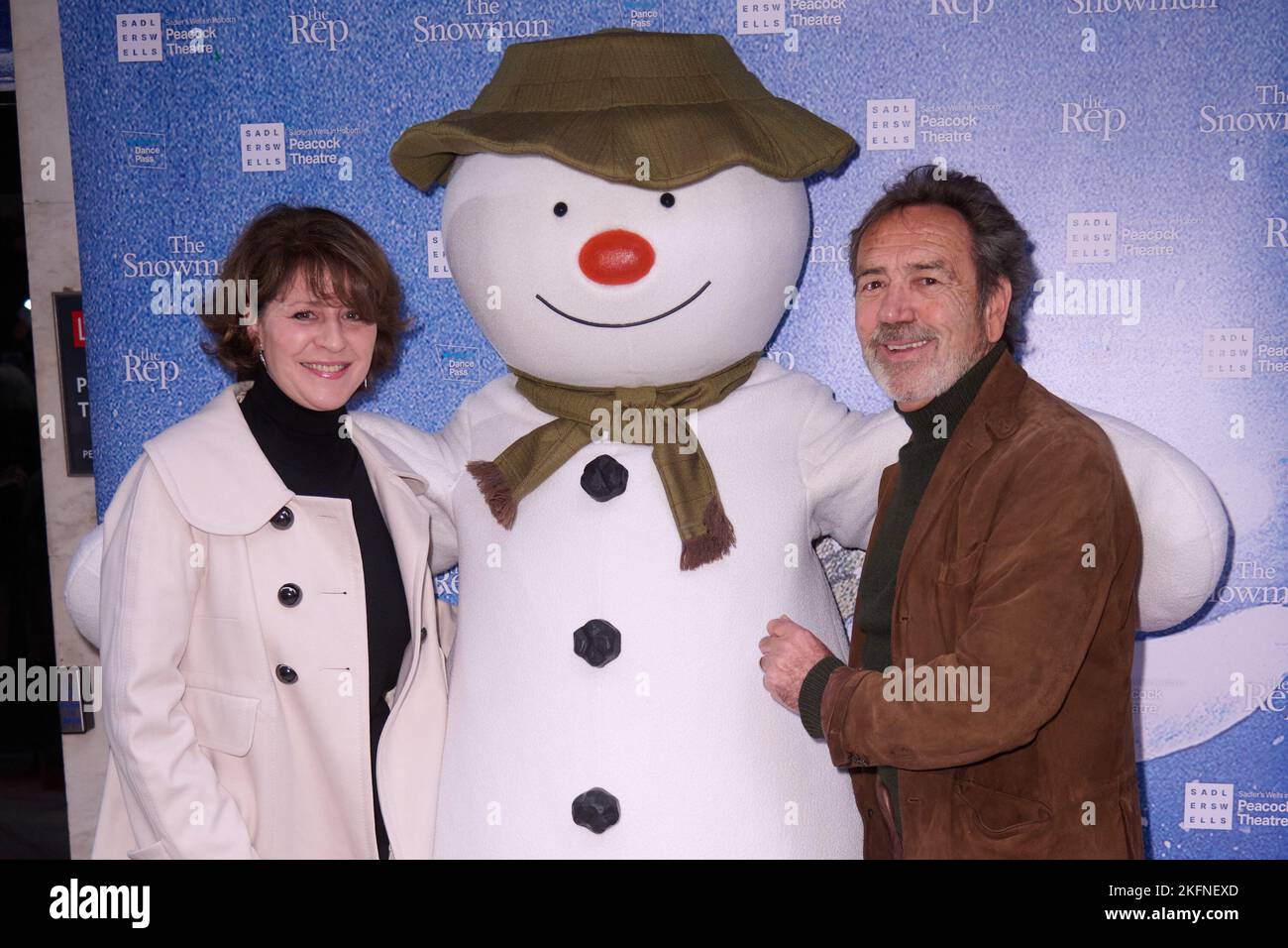 London, UK . 19 November, 2022 . Rosemary Ford, Robert Lindsay pictured ...