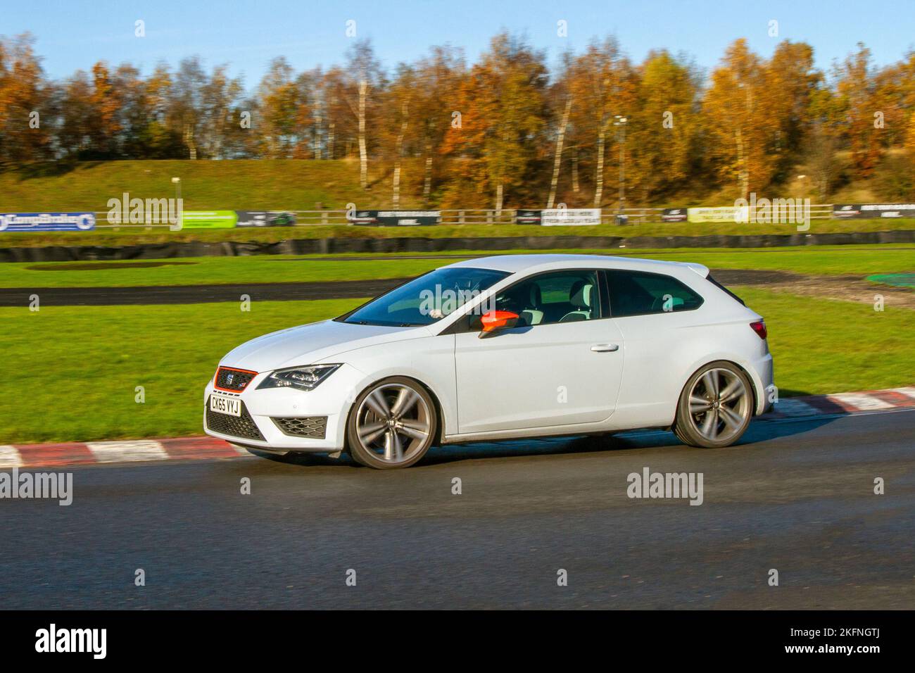 Three sisters race circuit hi-res stock photography and images - Alamy