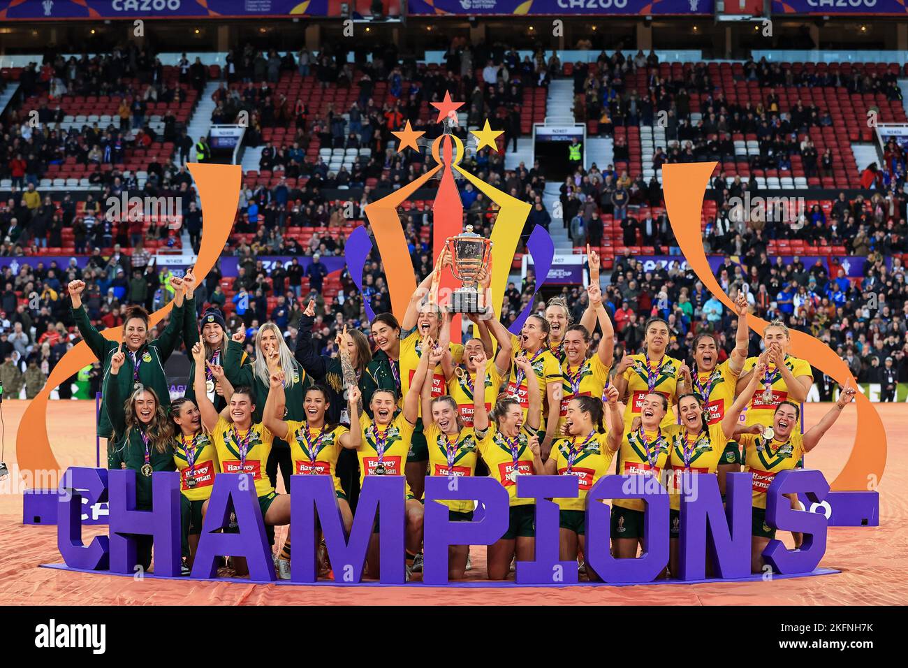 Manchester, UK. 19th Nov, 2022. The Australian squad lift The Women's ...