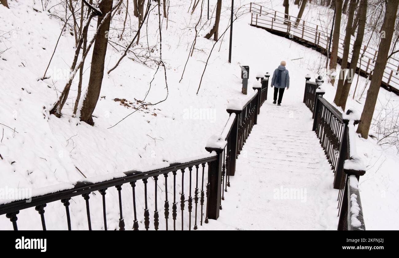 Snowy stairs hi-res stock photography and images - Alamy