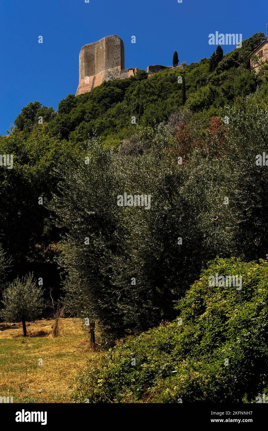 1200s tuscan castle hi-res stock photography and images - Alamy