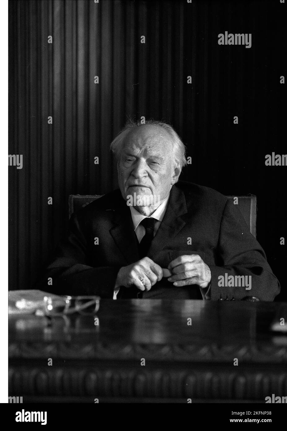 Ungaretti giuseppe hi-res stock photography and images - Alamy