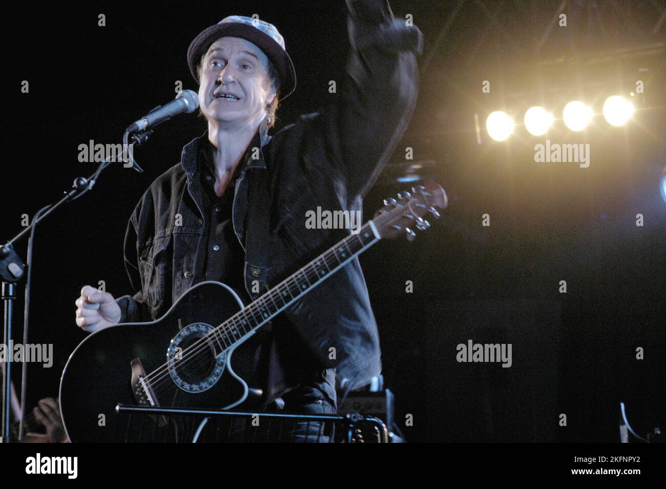 RAY DAVIES, THE KINKS, 2002: Ray Davies of The Kinks at Cardiff ...