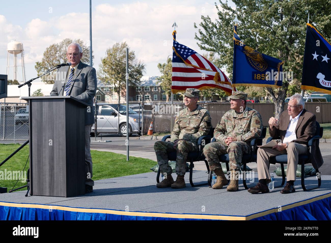 Oregon State Senator, Bill Hansell, addresses guest and other local ...