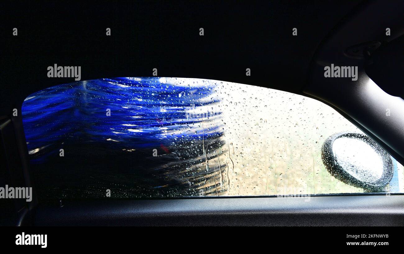 Car wash in operation hi-res stock photography and images - Alamy