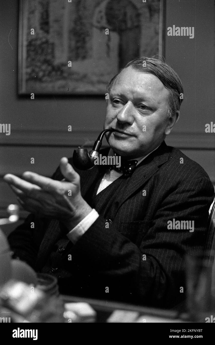 James a reston hi-res stock photography and images - Alamy