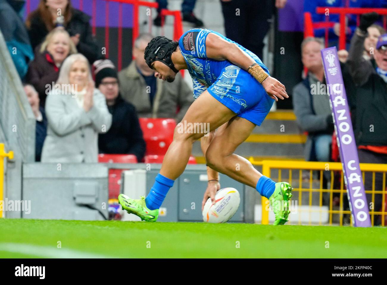 Manchester, UK. 18th Nov, 2022. Stephen Crichton of Samoa (4) scores ...