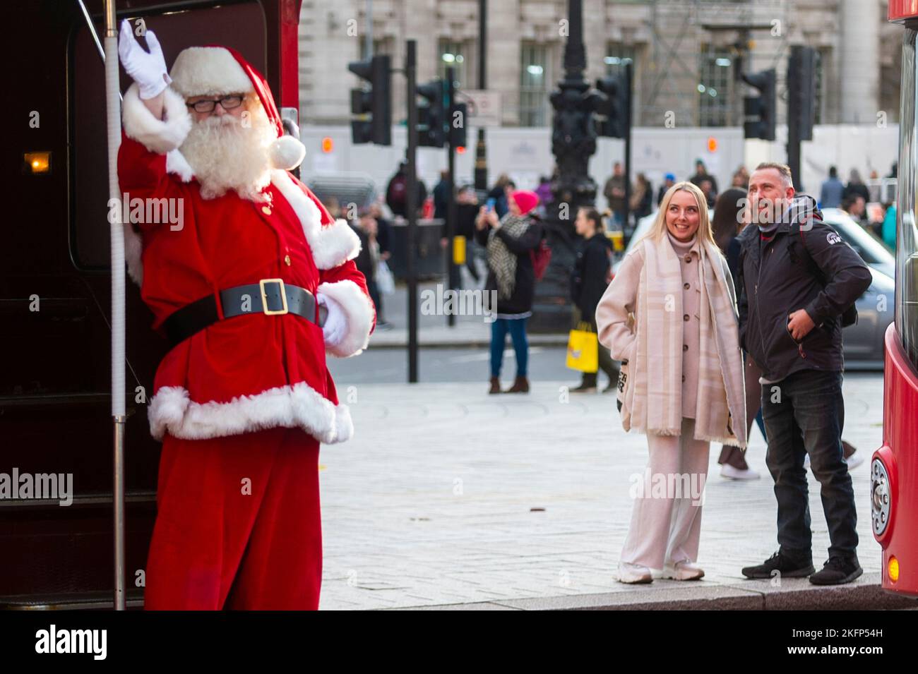Hamleys toy bus hi-res stock photography and images - Alamy