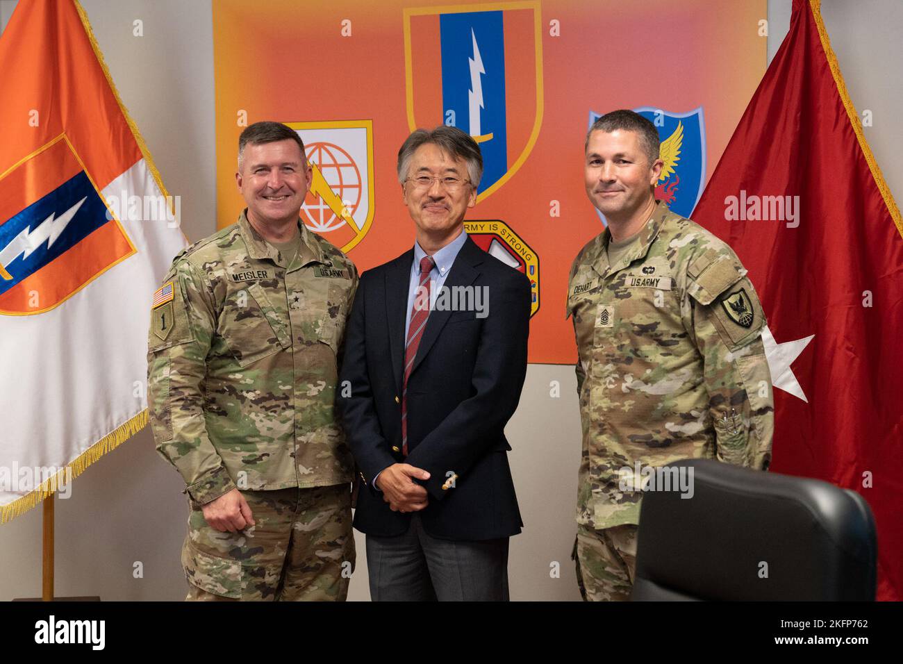 Command Team of 311th Signal Command visits USACISA-P, and recognizes ...