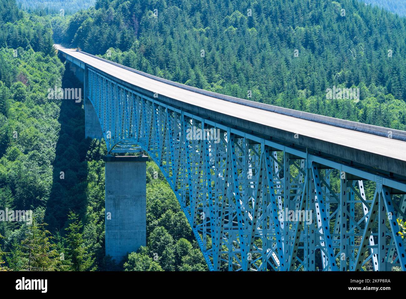 The Hoffstadt Creek Bridge in Cowlitz County, Washington Stock Photo ...