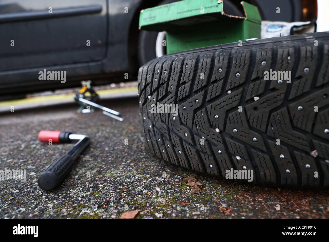 Vinterhjul hi-res stock photography and images - Alamy