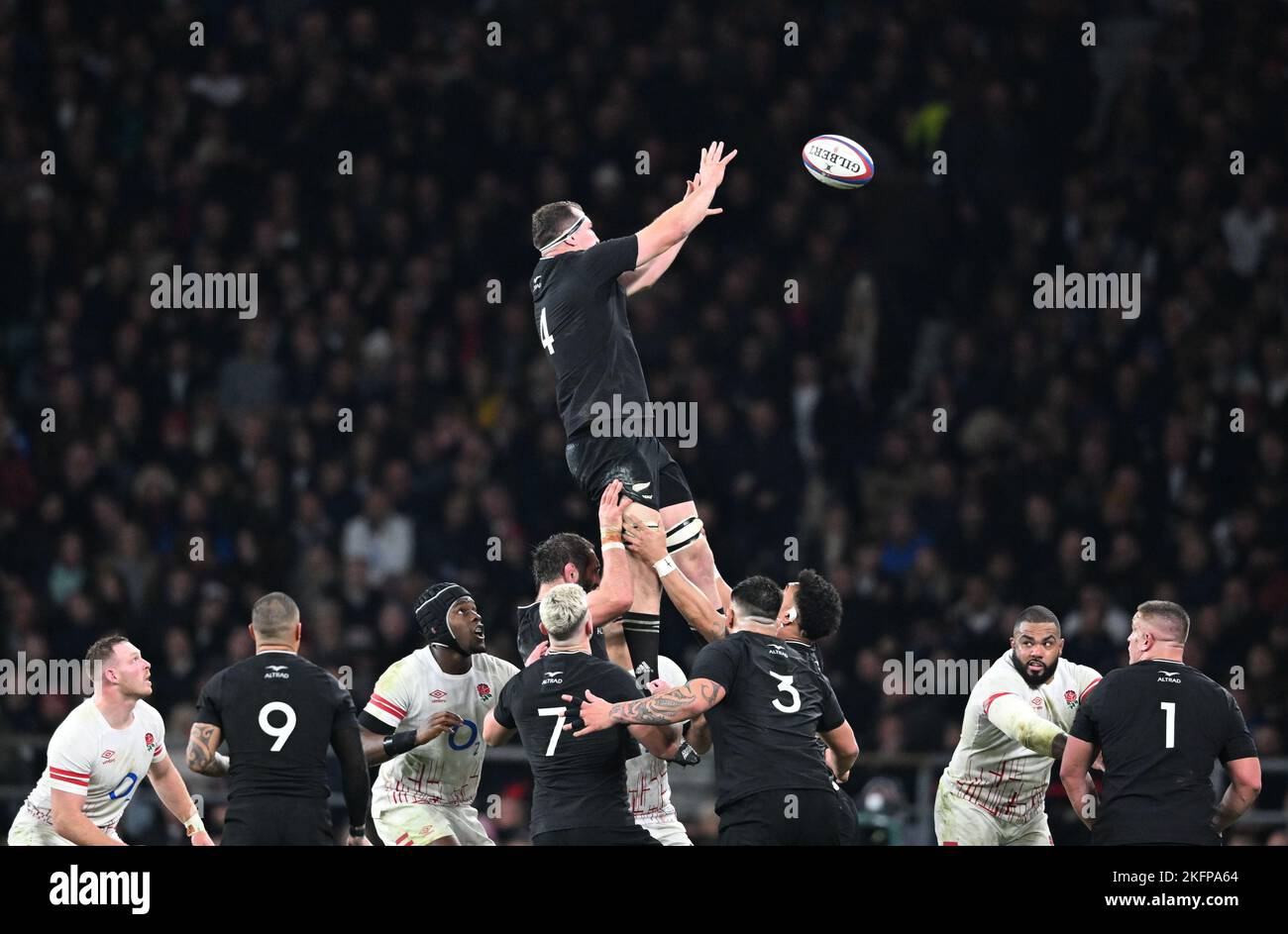 19th November 2022; Twickenham Stadium, London, England: Autumn Series ...