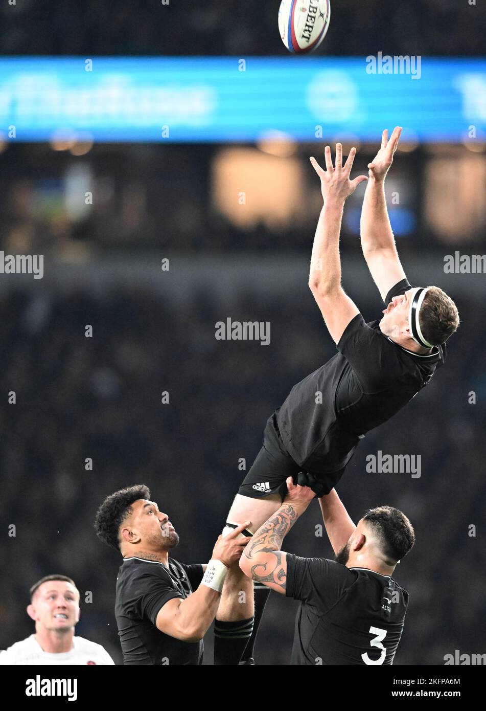 19th November 2022; Twickenham Stadium, London, England: Autumn Series ...