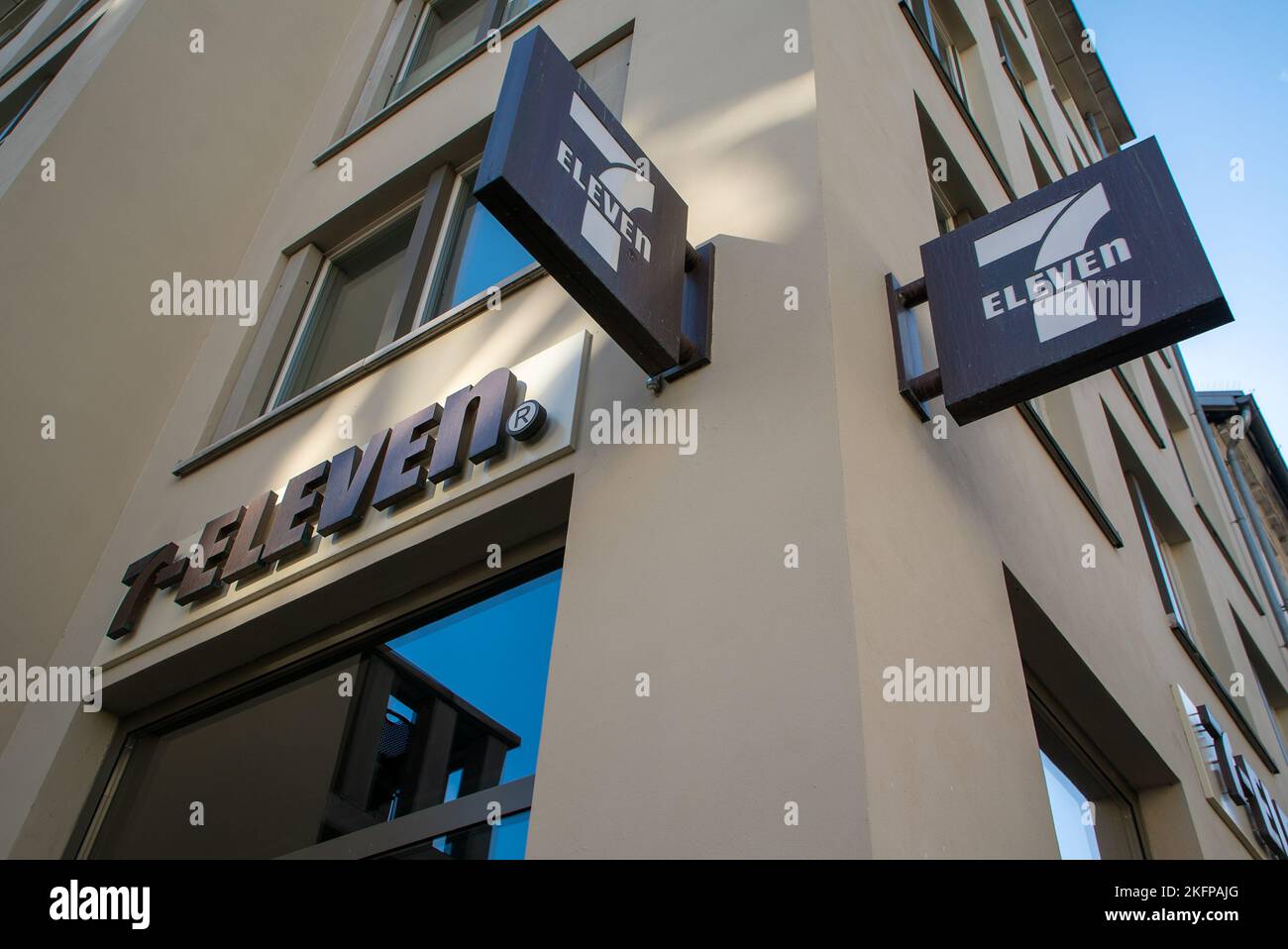 Brown and white 7-Eleven store in Copenhagen, Denmark. Unusual 7 Eleven ...