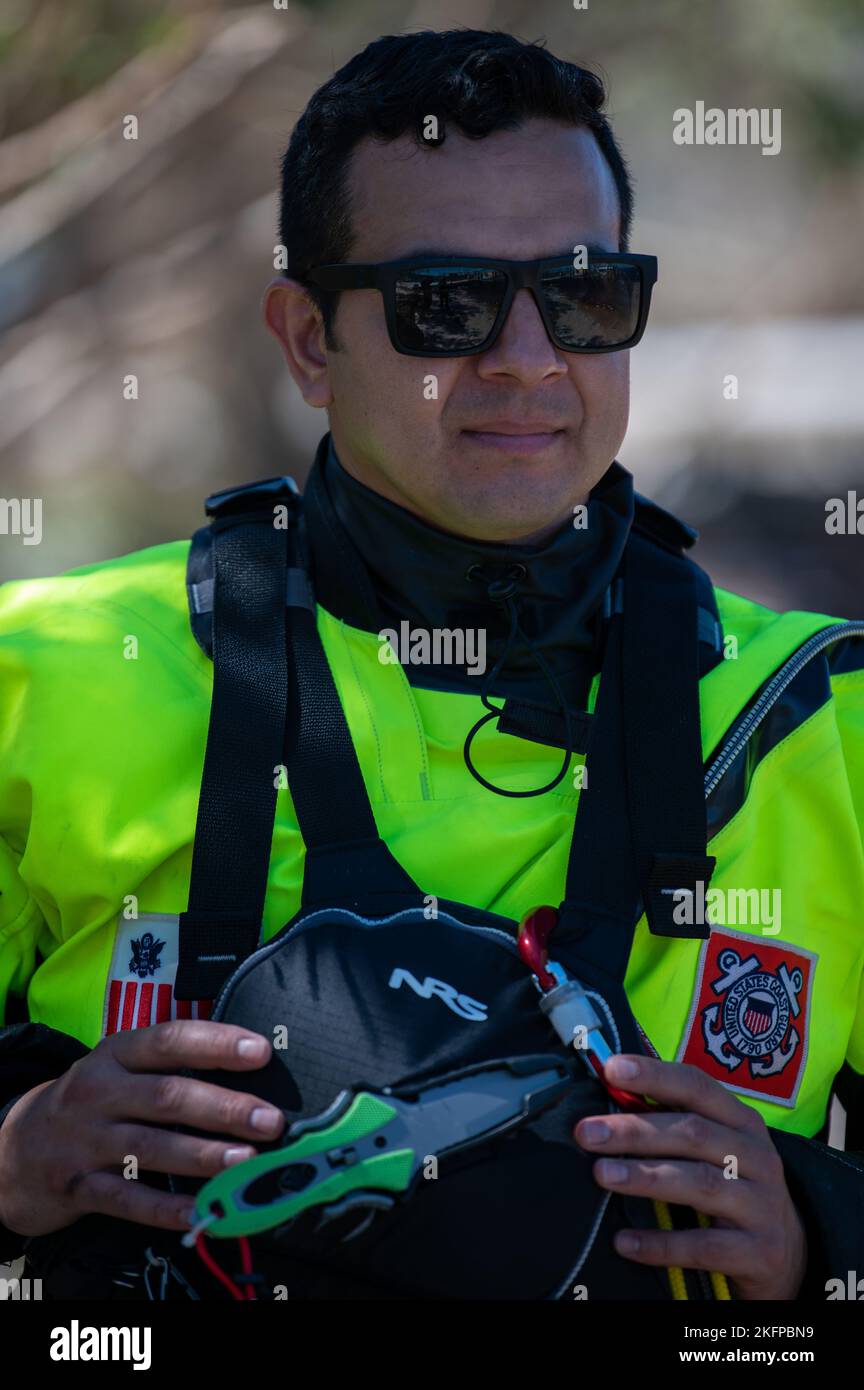 Petty Officer 1st Class Mark Torres, Pacific Strike Team, during search ...
