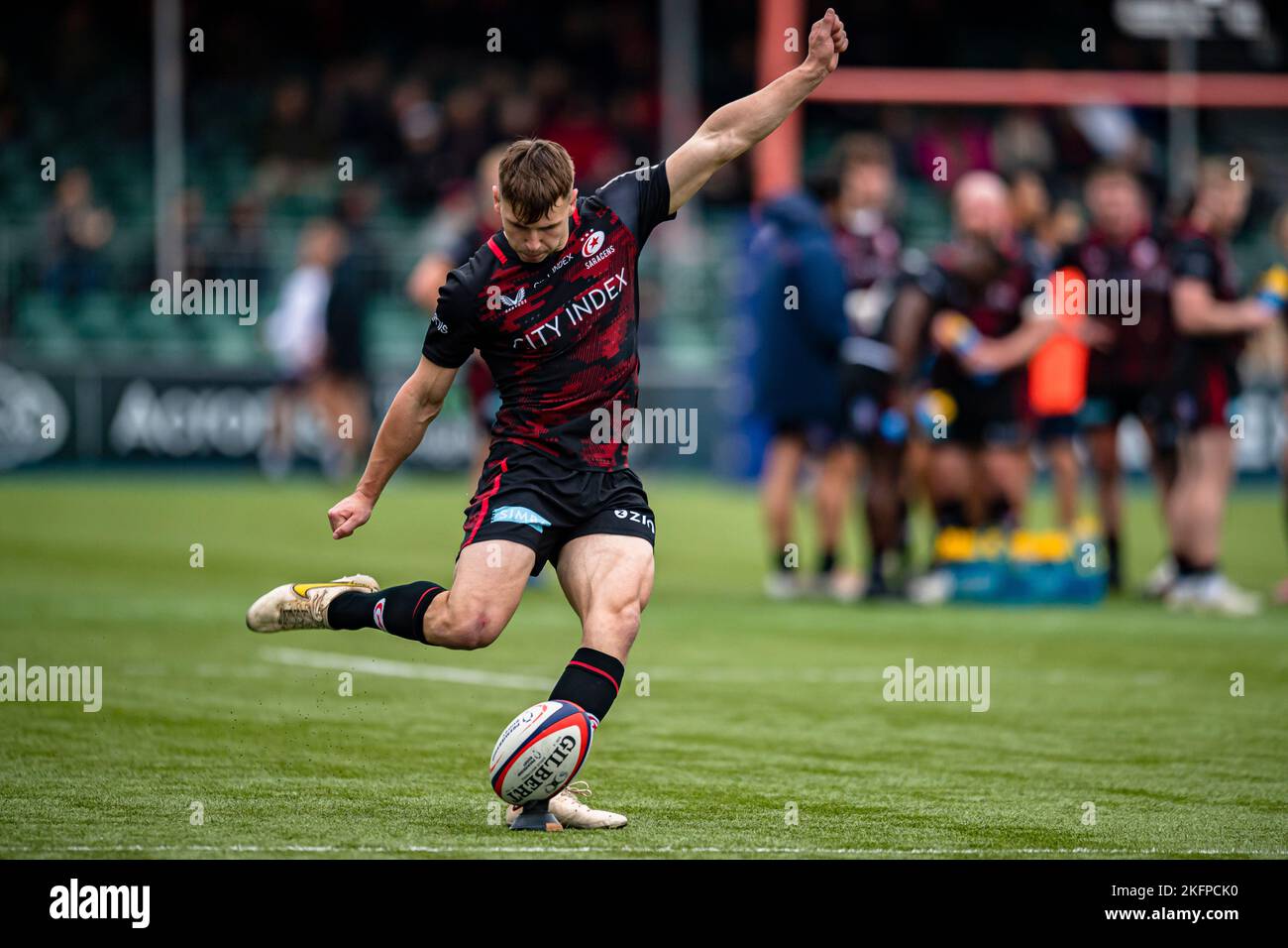 LONDON, UNITED KINGDOM. 19th, Nov 2022. Tobias Elliott of Saracens ...