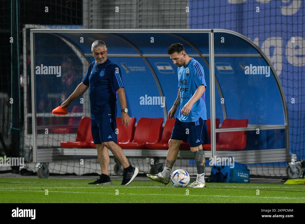 Lionel messi 2022 argentina training hi-res stock photography and ...