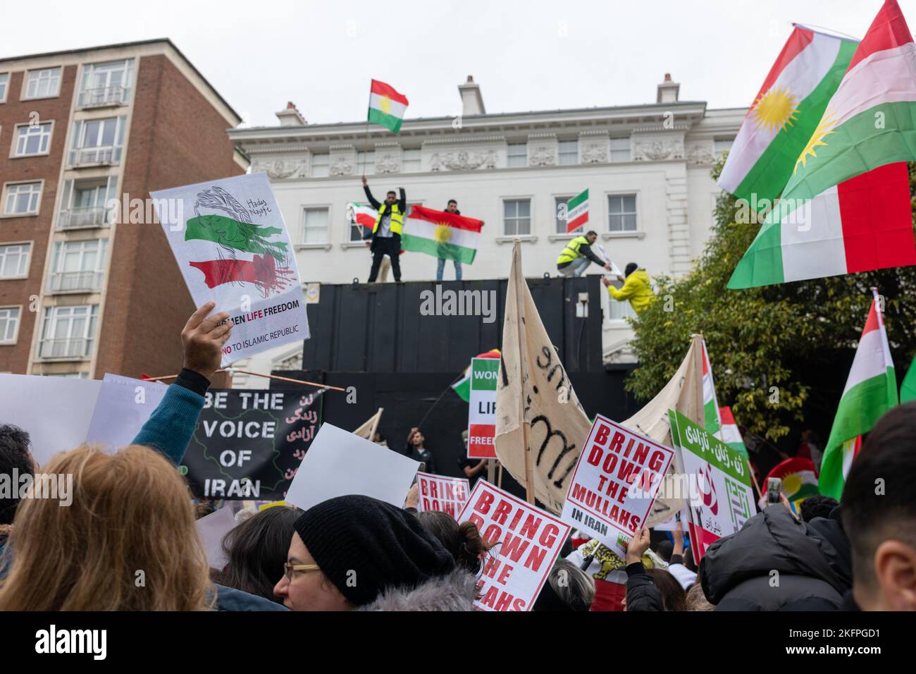 Burning dictator hi-res stock photography and images - Alamy