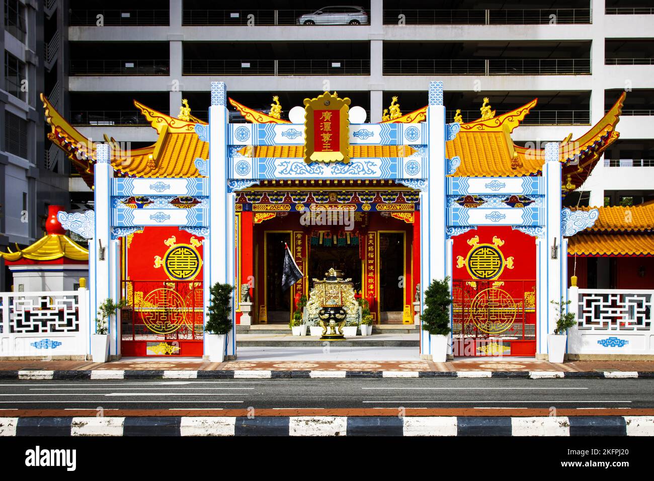 A facade of the Chinese Temple in the capital of Brunei Stock Photo - Alamy