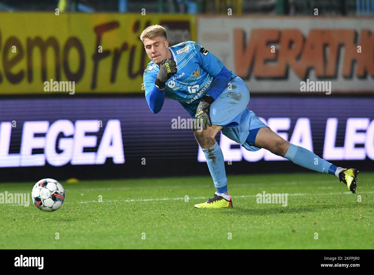 Molenbeek, Saturday 19 November 2022, Beveren's goalkeeper Beau Reus ...