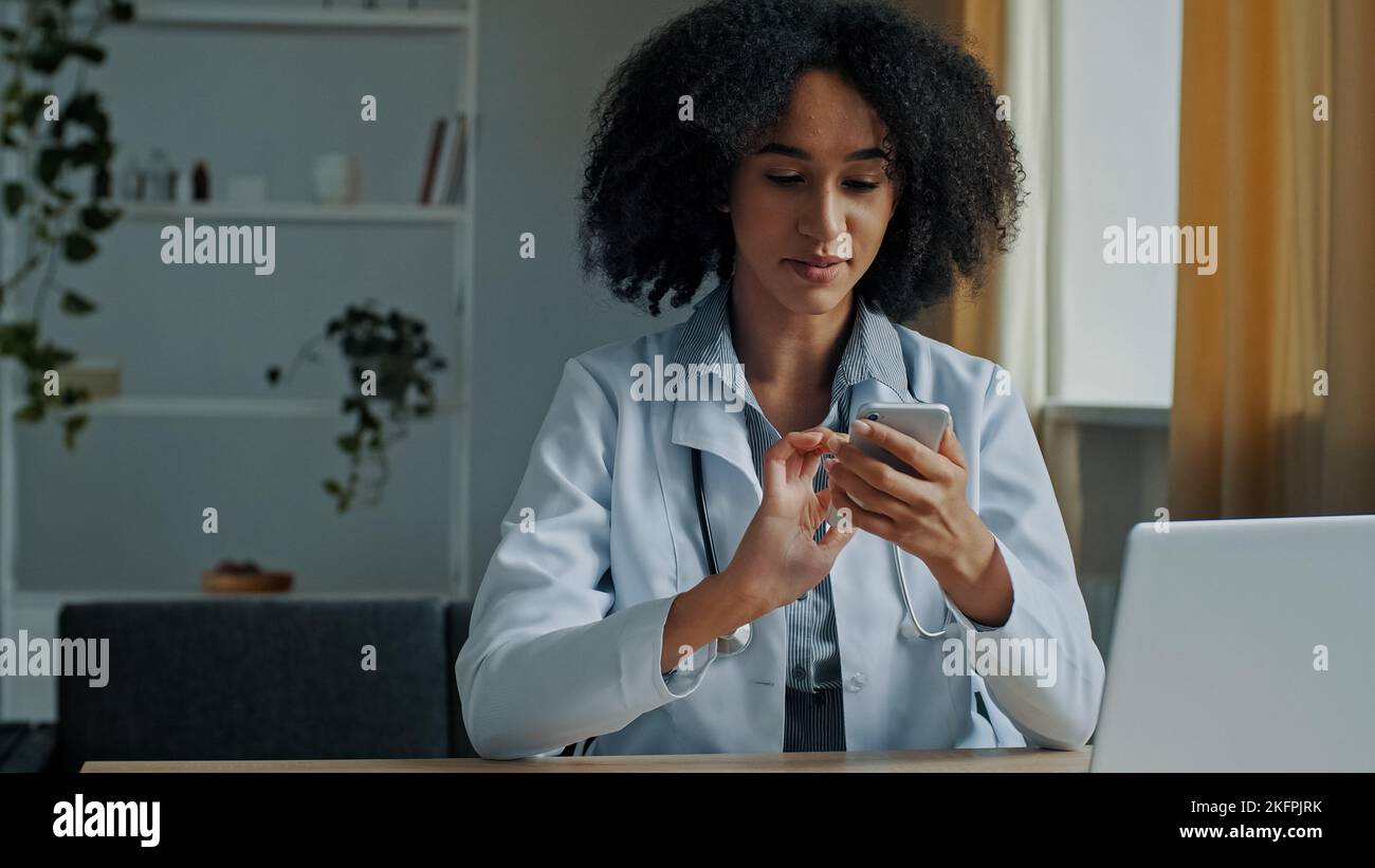 African doctor hi-res stock photography and images - Alamy