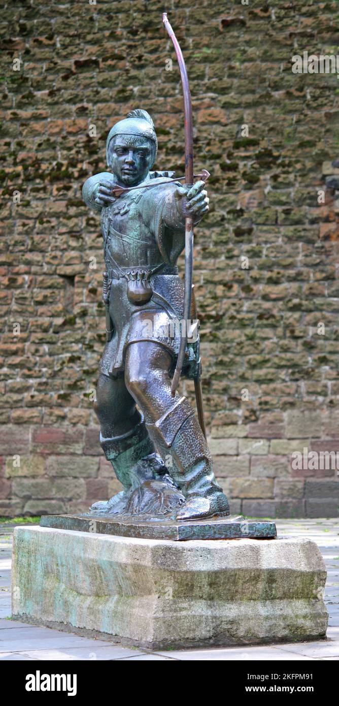 A Statue of the Famous Outlaw Robin Hood Stock Photo - Alamy