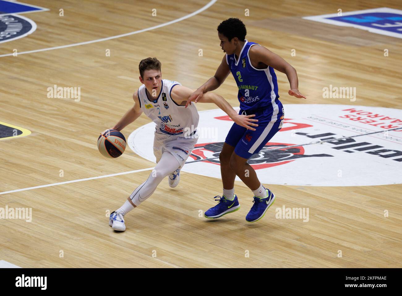 Aalst, Belgium, 19 November 2022, Aalst's Stef Schauvlieger and Mons ...