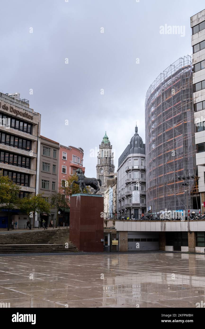 Square Dom Joao I and the monument the steeds Stock Photo - Alamy