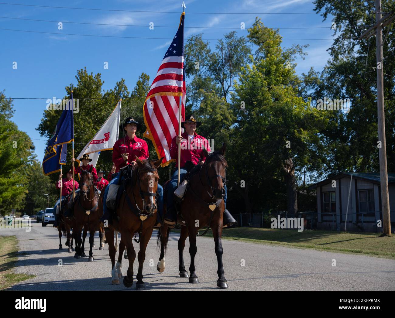 The 1st Infantry Division Commanding General's Mounted Color Guard ...