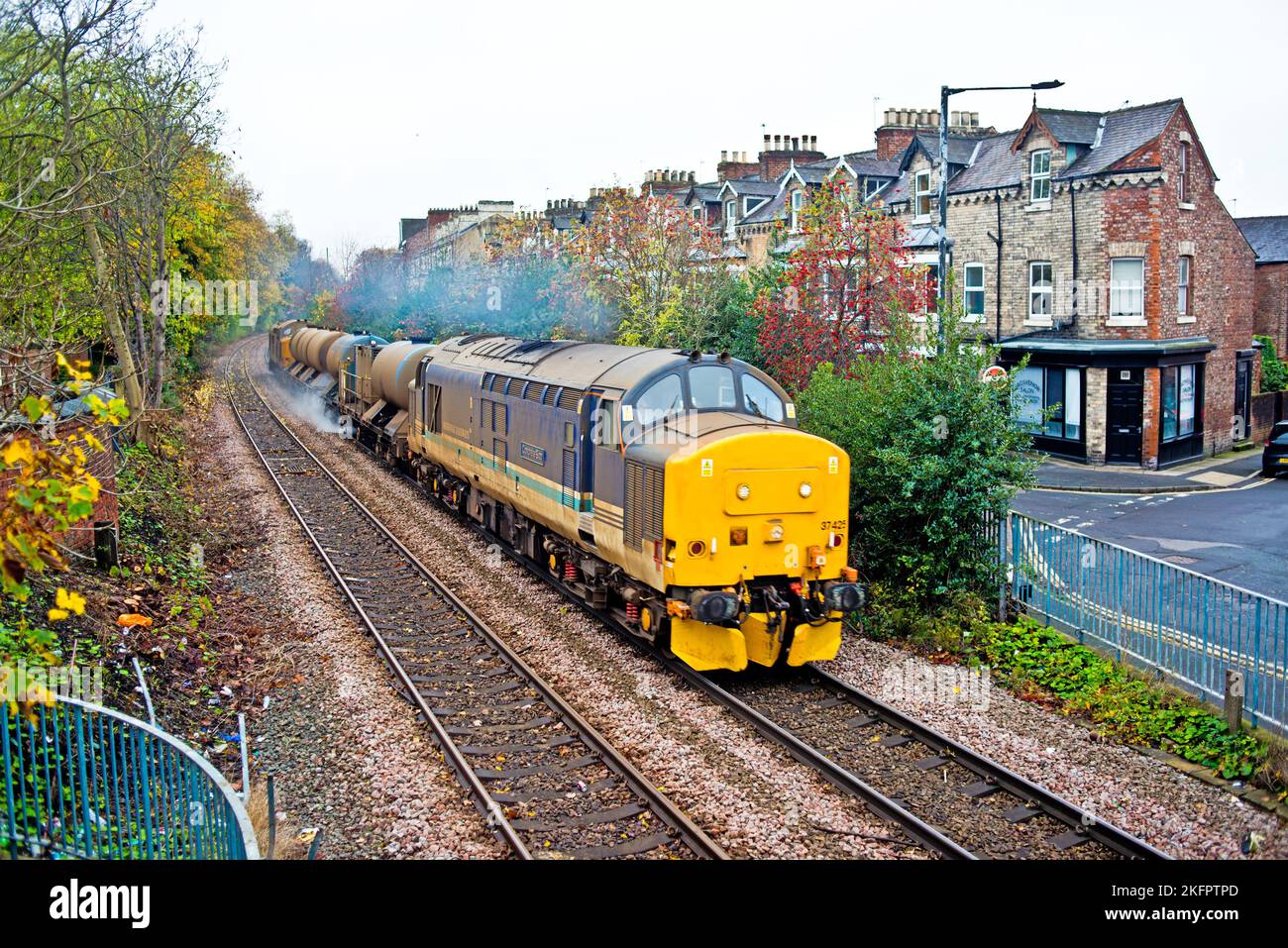 Class 37 425 concrete bob locomotive hi-res stock photography and ...